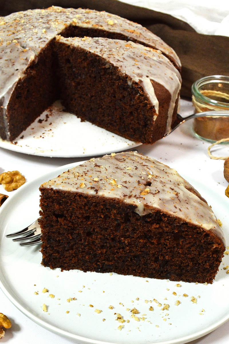 Сочна чоколадна торта со зачин за медењаци - Bella Kujna