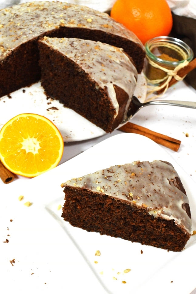 Сочна чоколадна торта со зачин за медењаци - Bella Kujna