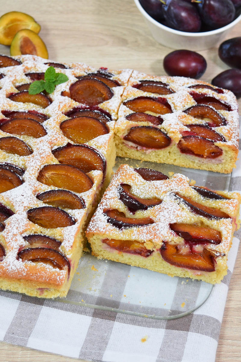 Торта со модри сливи, бадеми и амарето - Bella Kujna