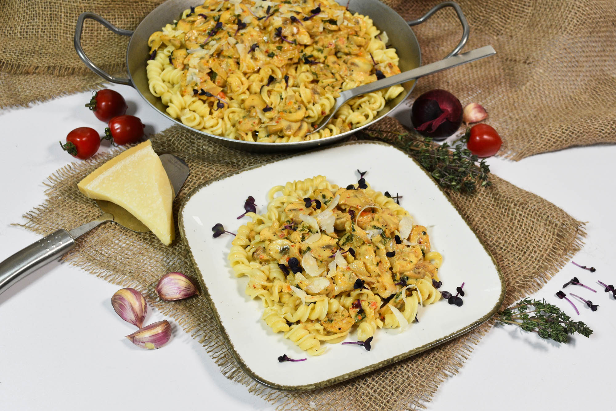 Макарони со крем сос од шампињони и сенф - Bella Kujna